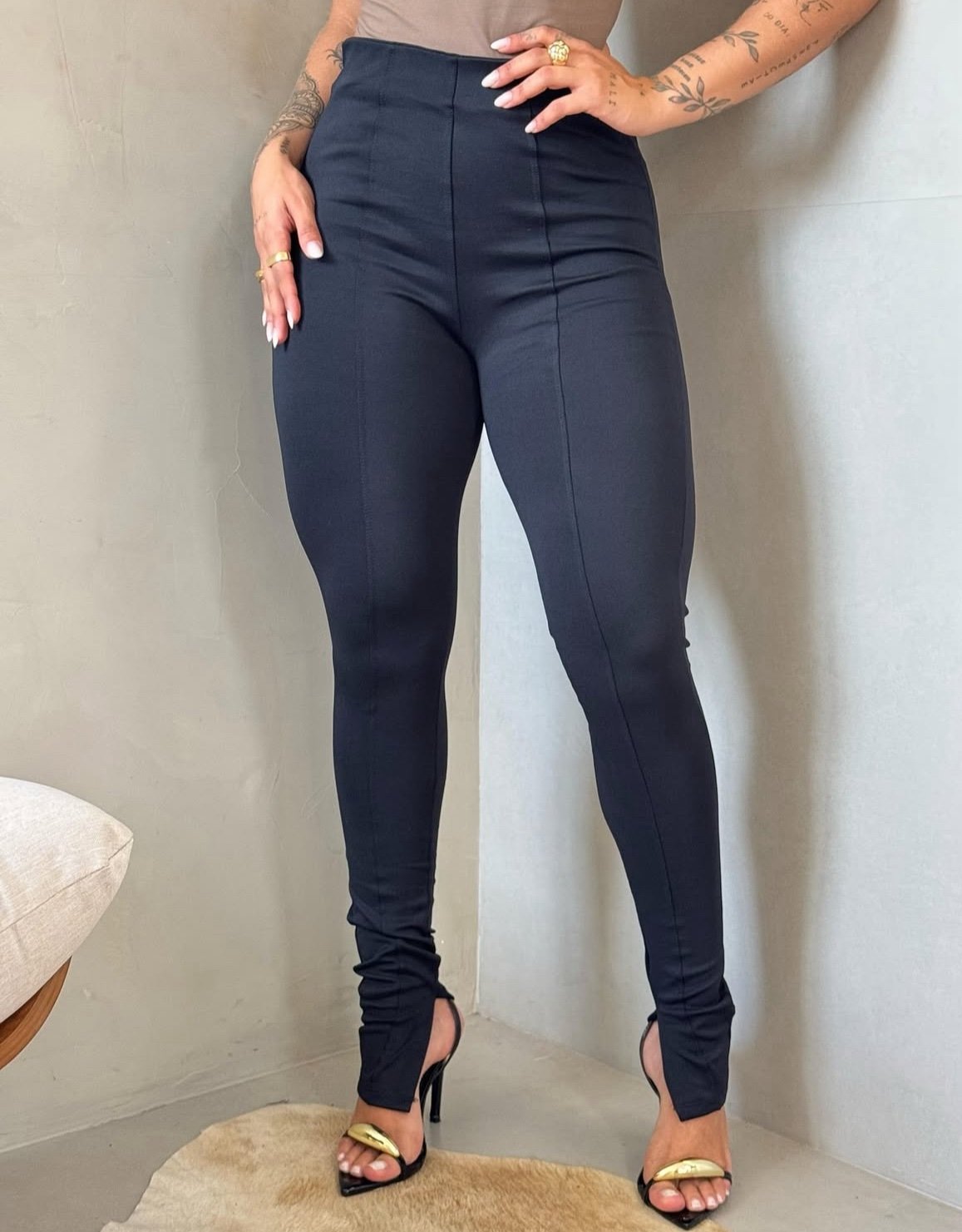 Calça Zhara Montaria Ponto Roma Preta - Aloha Camilly
